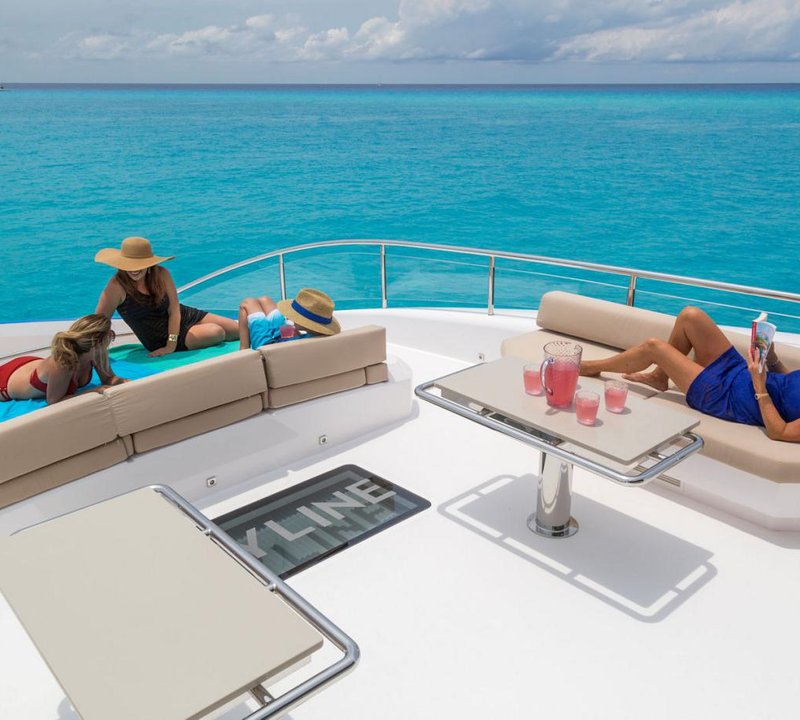Yacht SKYLINE, Horizon Yachts | CHARTERWORLD Luxury Superyacht Charters